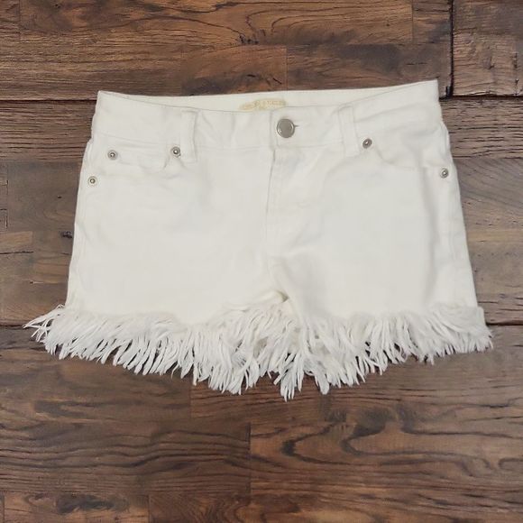 Chelsea & Violet | Bottoms | Chelsea And Violet White Cut Offshorts ...